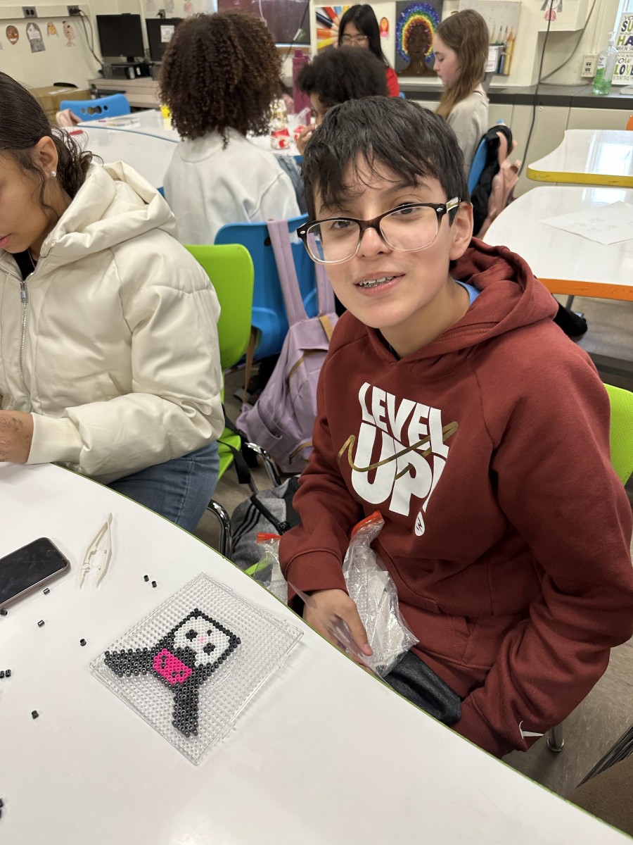 Heritage Middle School Students Practice SEL Through Crocheting & Crafting- News - NECSD